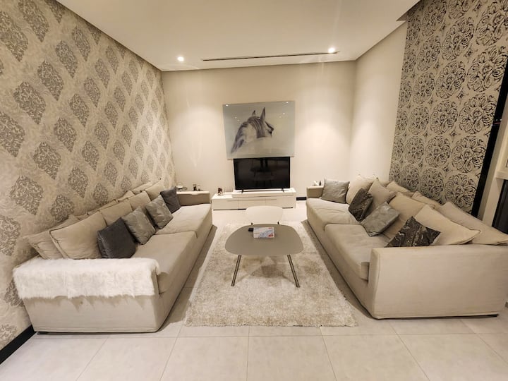 3-br Sea View Duplex On Island - Bahrain