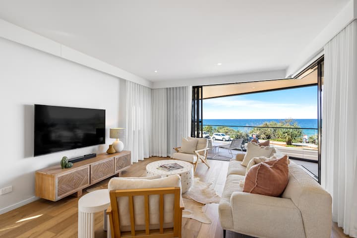 Luxury Beachfront Apt @ Coolum - Coolum Beach