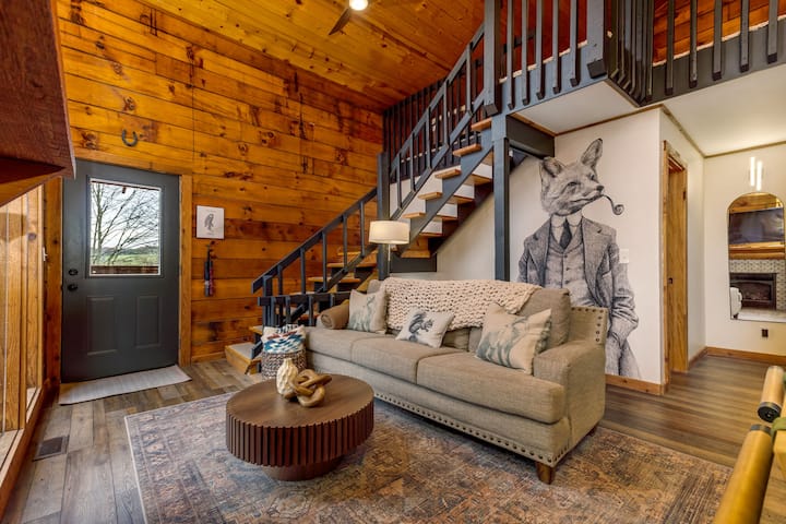 Log Cabin, Sauna, Cold Plunge - Hocking Hills State Park, OH