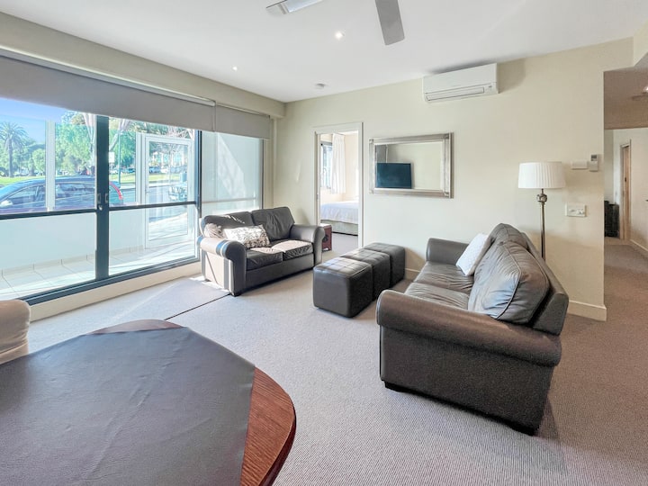 Waterfront Executive Apartment - Geelong