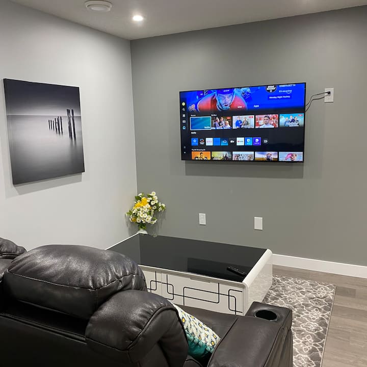 Deluxe 2bdrm Ultra-modern Suite - Canada