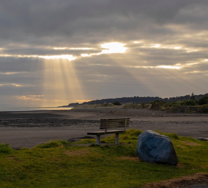 Ocean, Garden & Breakfast (Room A) - New Plymouth