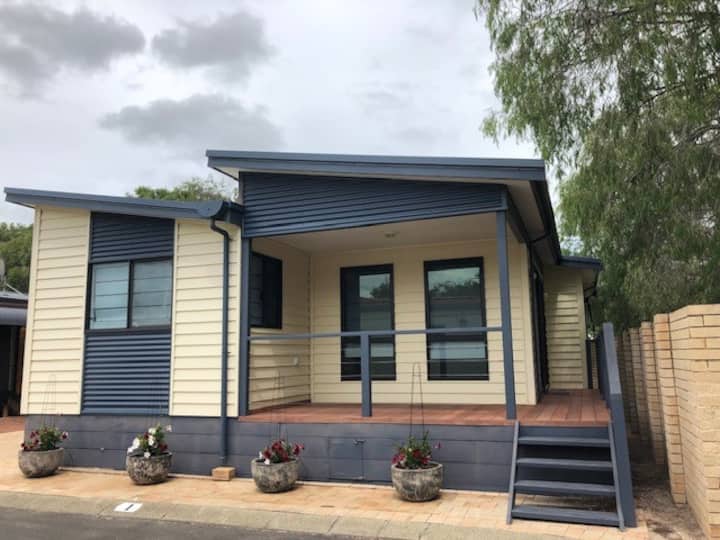 Geographe Bay Holiday Park, Unit 1 On The Beach - Broadwater