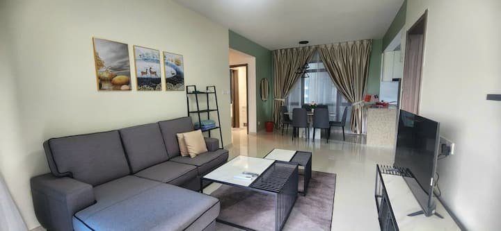 Sea+poolview 2-bedroomapartment - Kukup