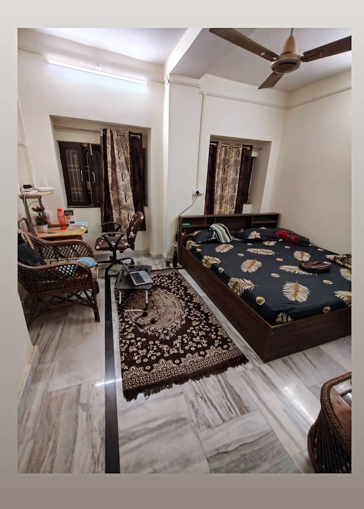 Shree Vishnu Priya Home Stays - Varanasi
