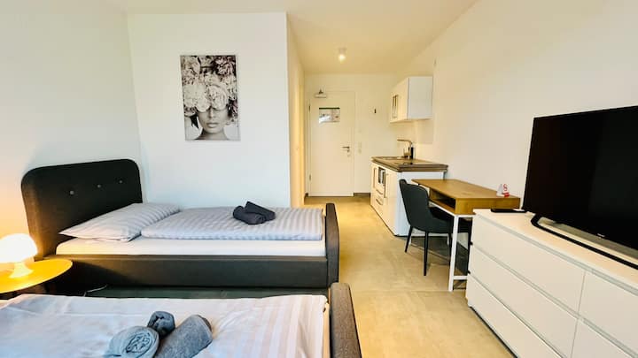 Livingboxx I Two Bed Apartment - Rheinstetten