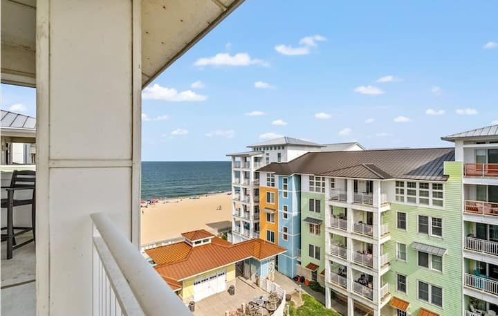 New Oceanfront Penhouse 2 Decks! Sunrise / Sunsets - Virginia Beach, VA