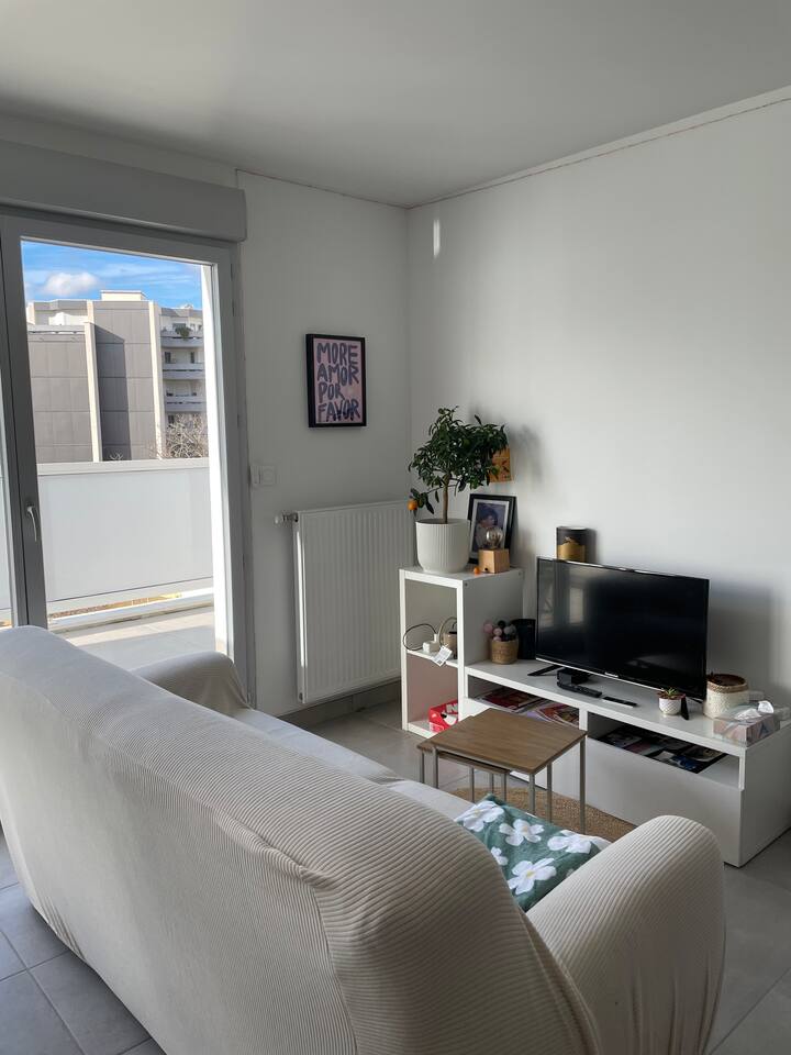 Chambre Proche T4,t6,métro D,b - Vénissieux