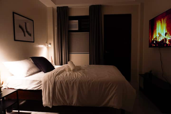 Deluxe Studio Unit - Tuguegarao