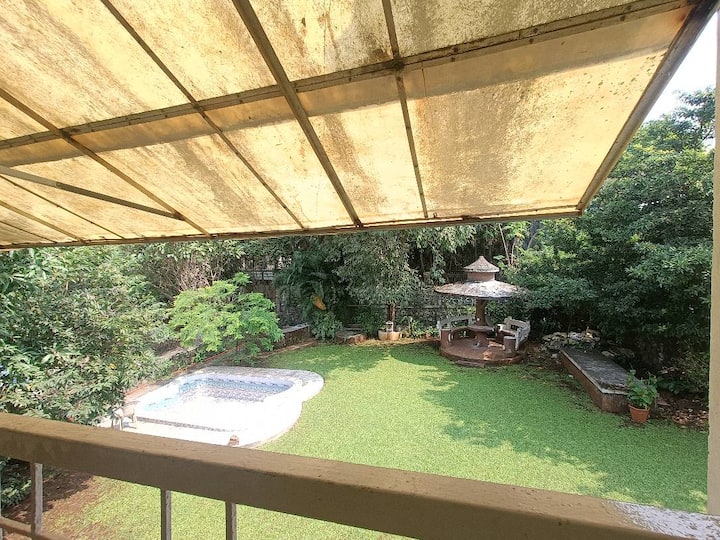 Spacious Hill-view Villa - Thane