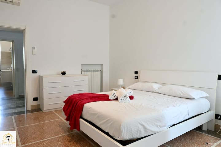 Inn Pisa Rentals 2 - Starlight Central Flat - Pisa