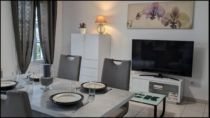 Chic Appartement à 5 Minutes De Bus De Disneyland - Disneyland Paris