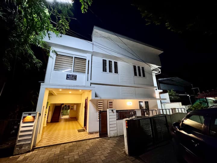 Manalar Homes: Barristers’ Mansion - Thrissur