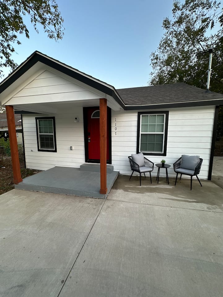 Cozy Cottage In Waxahachie - Waxahachie, TX