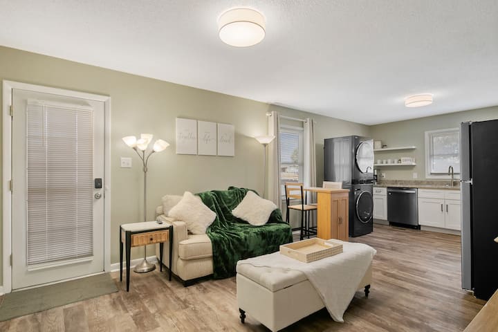 Serene Retreat ~8 Mins To Base~ - Fayetteville, NC