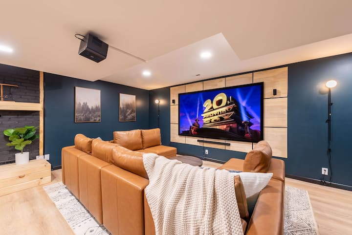 Cloud 9 – Starry Nights, Hot Tub & Movie Fun - New Plymouth, OH