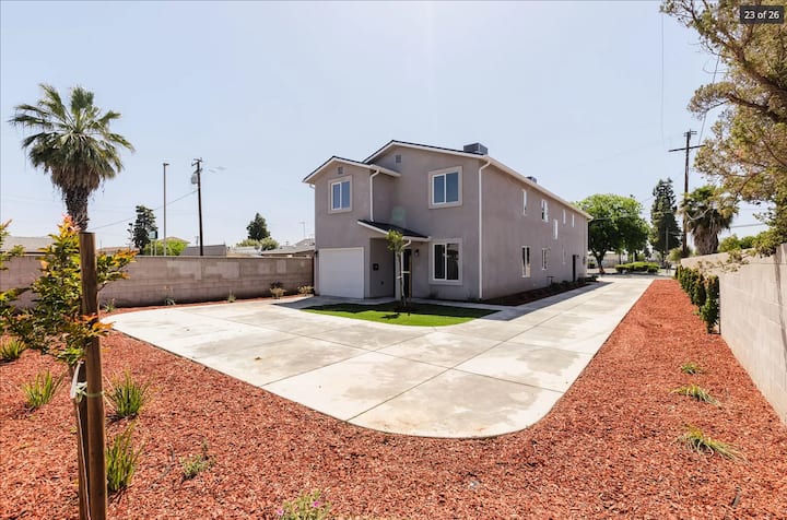 Downtown Getaway - Hanford, CA