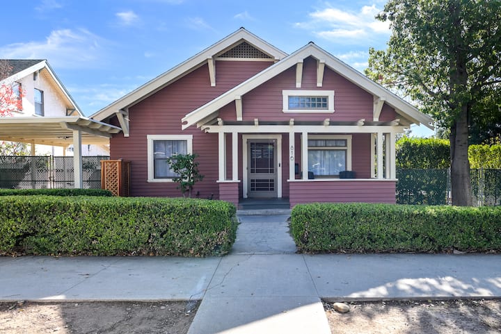 Charming Two Bedroom Bungalow - Santa Paula, CA