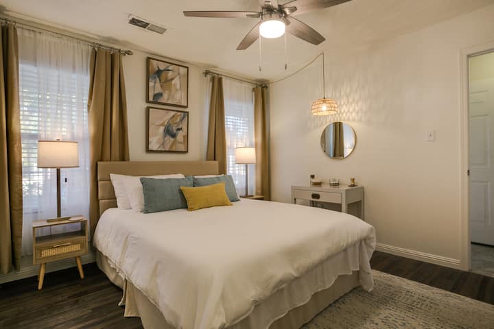 Homey Vibes In Prime Location! 3br 2ba And More + - Río Rancho, NM