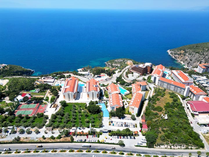 1+1 Residence In 5 Star High Rated Hotel - Kuşadası
