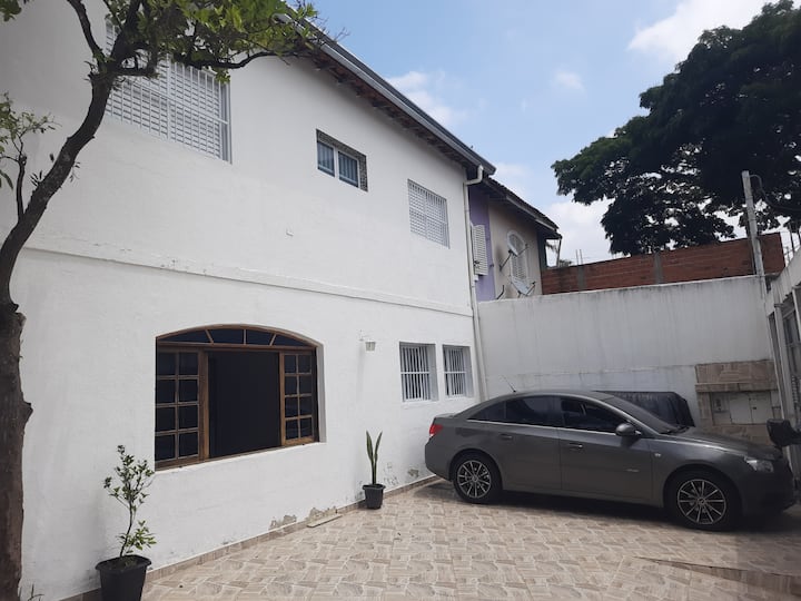 Casa Em São Paulo Próxima A Centro Comercial. - Embu