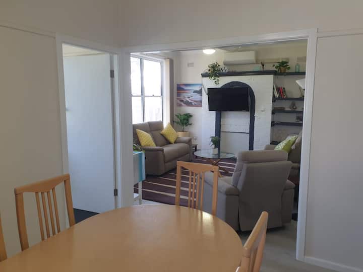 2 Bedroom House - Quiet Beach Location - Bulli