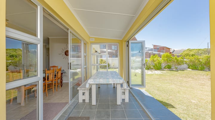 Near The Beach! - Struisbaai