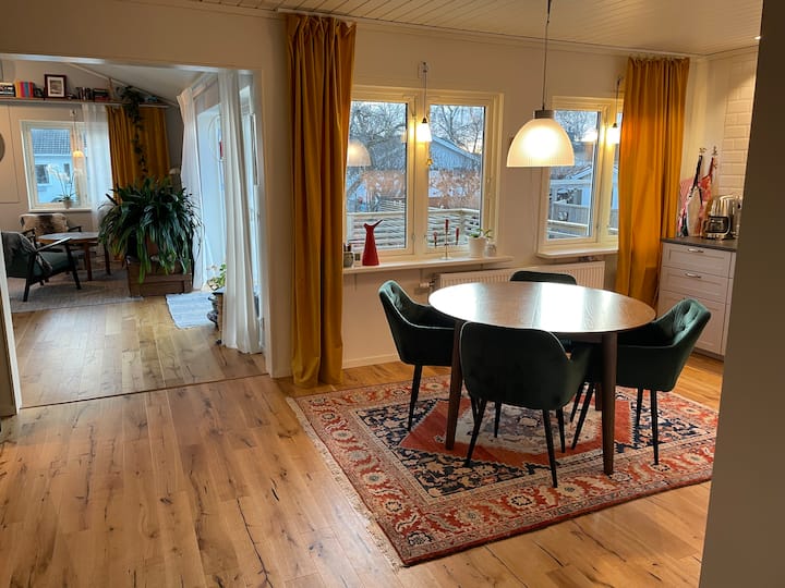 Nyrenoverad Villa. 3 Sovrum. Parkering Ingår. - Uppsala