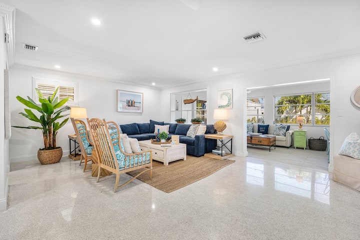 Cozy 2-br House W/fenced Backyard• Bike To Beach - Jupiter, FL