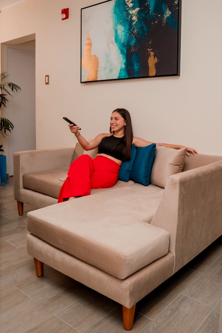 Moderno Departamento En Condominio Con Piscina - Piura