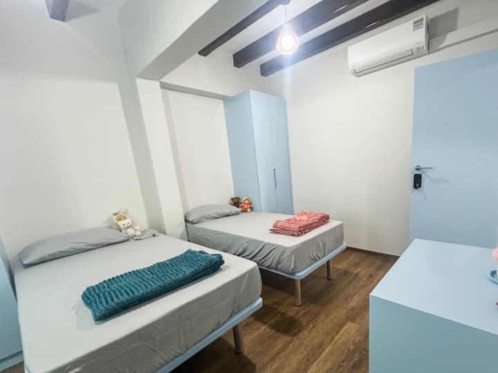 Stylish & Cozy Co-living Space - Singapore