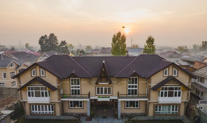 Silver Roche - Srinagar