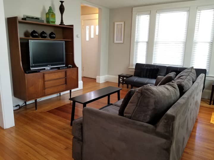 Bright Front Facing Unit - Private Front Farmers P - Manchester, NH