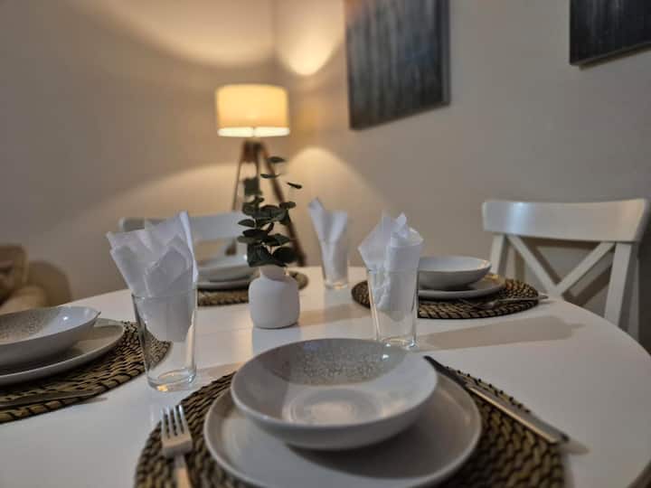 Opulent 2 Bed Flat In Leicester - Leicester
