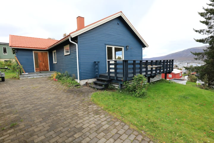 Close To City Center, 1.2 Km, 5 Bedrooms, View - トロムセー