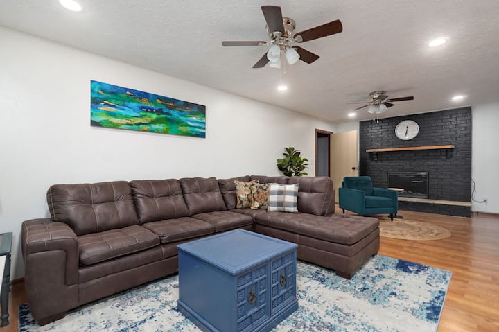 Modern House At Prime Location - Springfield, MO