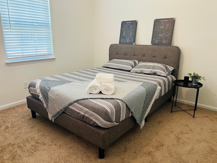 Newly Furnished Room Near Fuse - Gastonia, NC