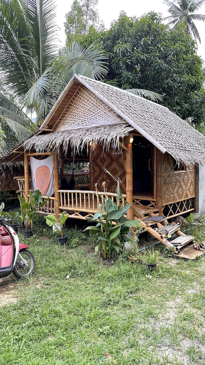 A Serene Bamboo Stay - Ko Pha-ngan