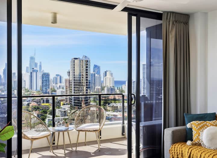Broadbeach Synergy 2-bed Apartment (Free Parking) - Gold Coast