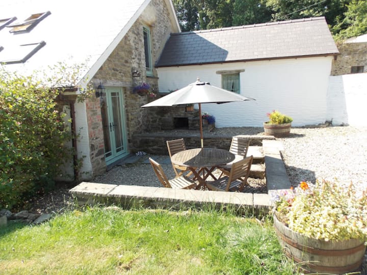 Country Retreat Dog Friendly Near Coast - Aberporth