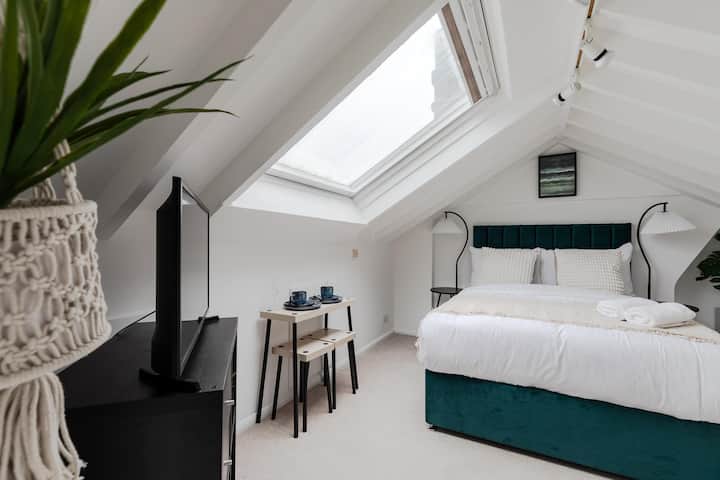 The Celestial Double Room In Earl's Court! - Notting Hill
