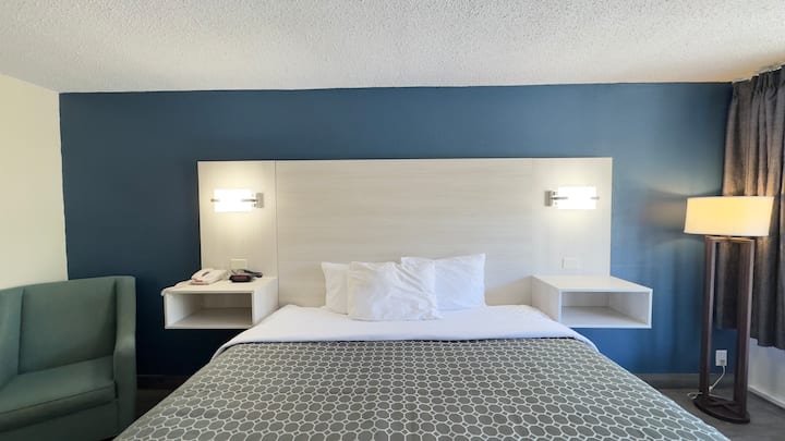 Affordable Hotel Studio! - McDonough