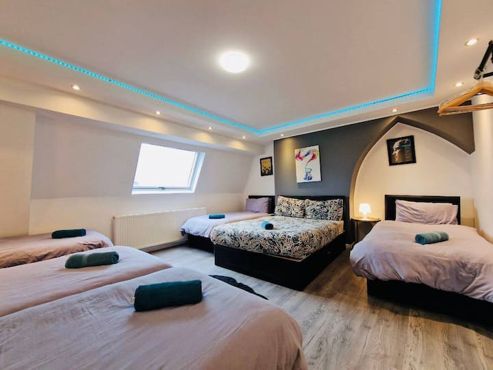 Shared House Stay: Private Room For 7 Travelers - Guernesey