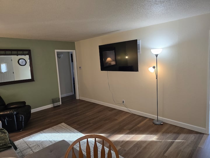 Charming 2+ Bedroom House. - Sioux Falls, SD
