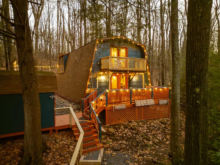 Cabin Gem: Hot Tub, Sauna, Central, Lake Access - Deep Creek Lake, MD