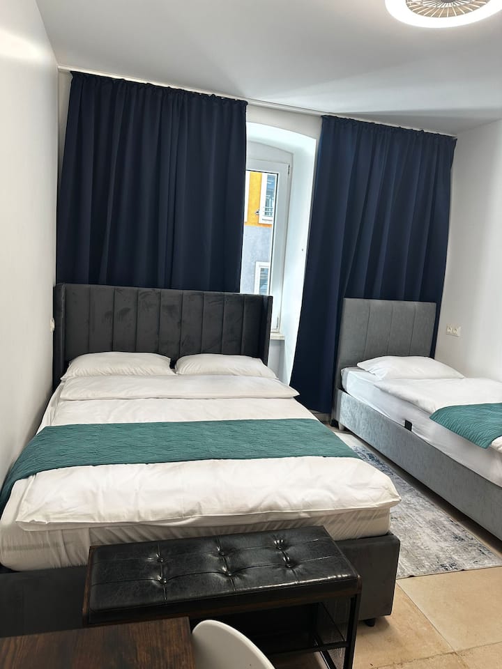 Französische Doppelbett Zimmer - Linz
