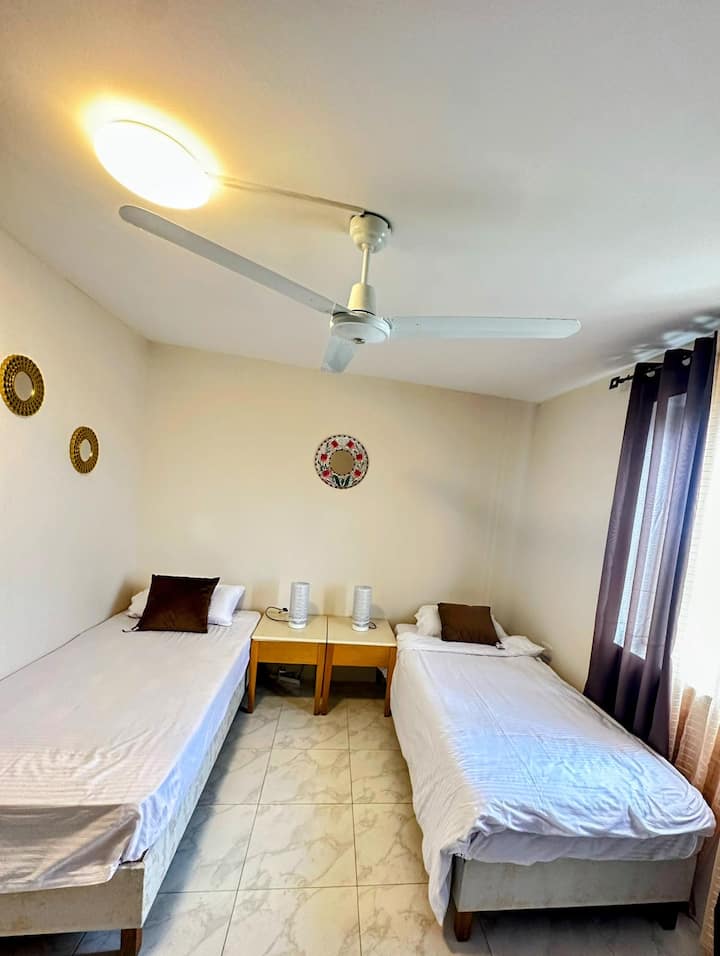 Twin Room With Private Bathroom-central & Clean(1) - Malta