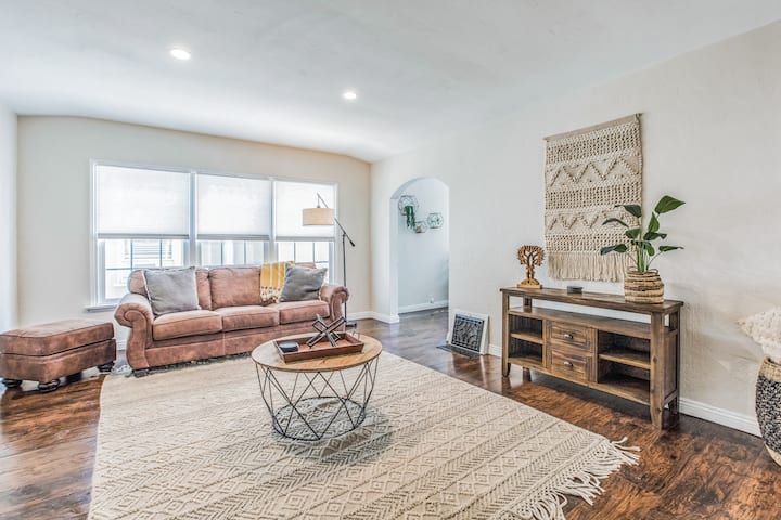 5min To Hospital - Warm 2 Bedroom Apt , Wfh Set Up - Carson