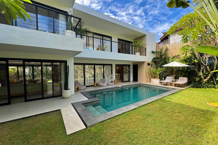 Villa Admire - Spacious, Garden & Homey, Bali - Seminyak