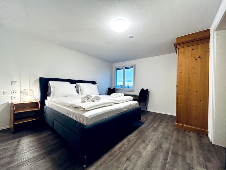 Room With Bathroom & Lake View In Guest House - Sankt Anton